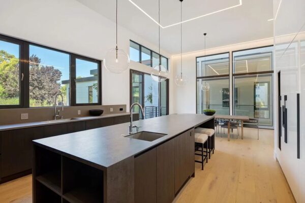 This Unique Property is the Epitome of Luxury Modern Design and ...