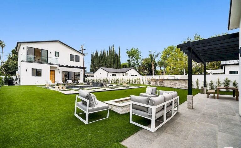 Beautiful New-construction Modern Farmhouse in Sherman Oaks with ...