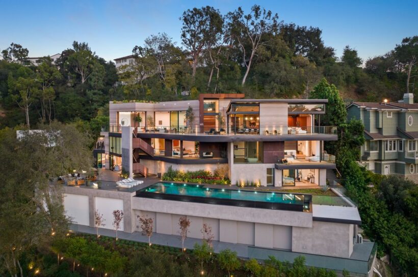 Newly Completed Modern Architectural Mansion in Beverly Hills is Truly ...