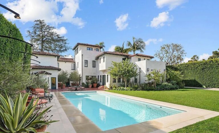 Luxurious Mansion in Beverly Hills Features High ceilings and an ...