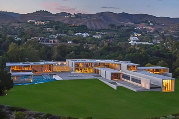 Explore Beyoncé and Jay-Z’s $200 Million Malibu Oceanfront Mansion