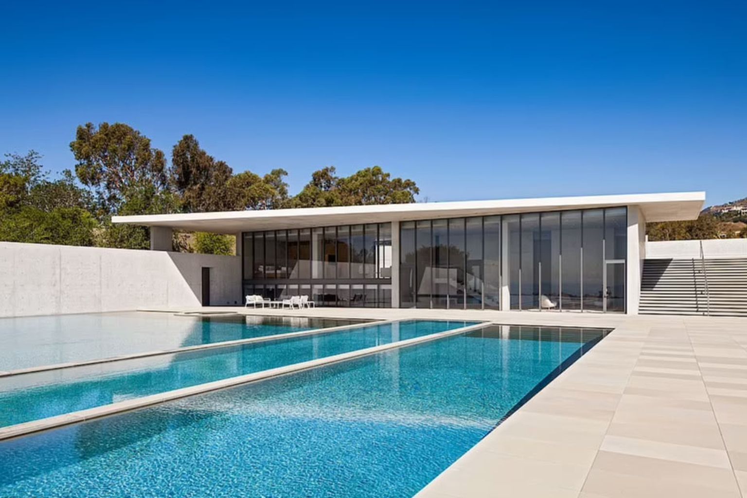 Explore Beyoncé and Jay-Z’s $200 Million Malibu Oceanfront Mansion