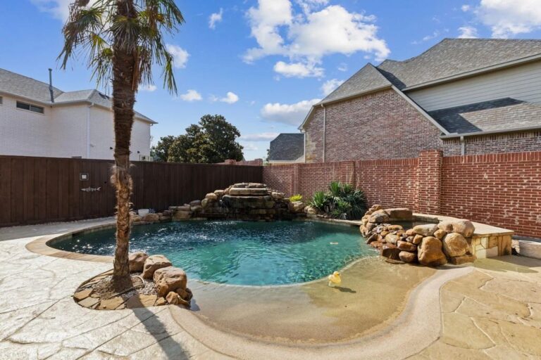 Shaquille O'Neal Lists His Dallas-Area Mansion for $1.7 Million