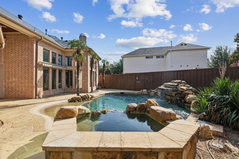 Shaquille O'Neal Lists His Dallas-Area Mansion for $1.7 Million