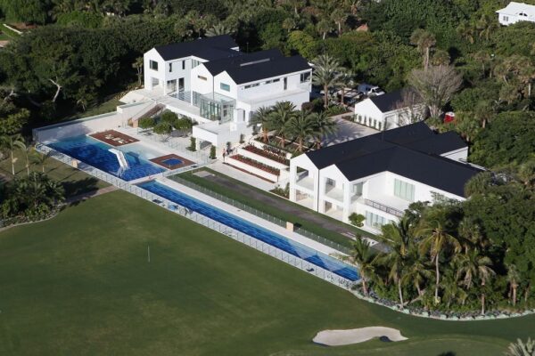 Tiger Woods' Mansion on Jupiter Island: A Closer Look at the Golf ...