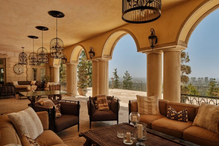 Billionaire Igor Greenberg's Palatial Estate in Beverly Hills Hits the ...