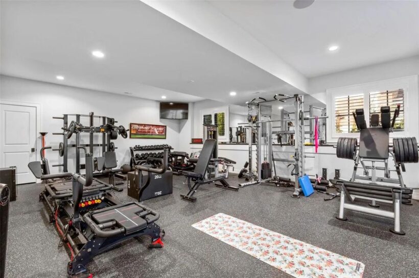 Former MLB All-Star Jim Edmonds Lists $9 Million St. Louis Mansion