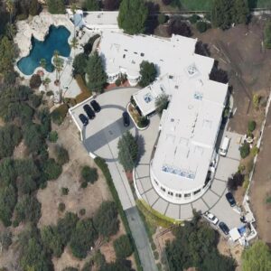The Lavish $30 Million Mansion That Led to MC Hammer's Financial Downfall