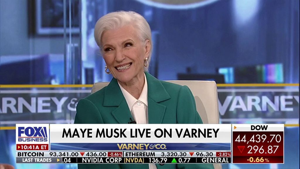 Elon Musk’s Mother Describes Unique Relationship Between Trump and Her ...