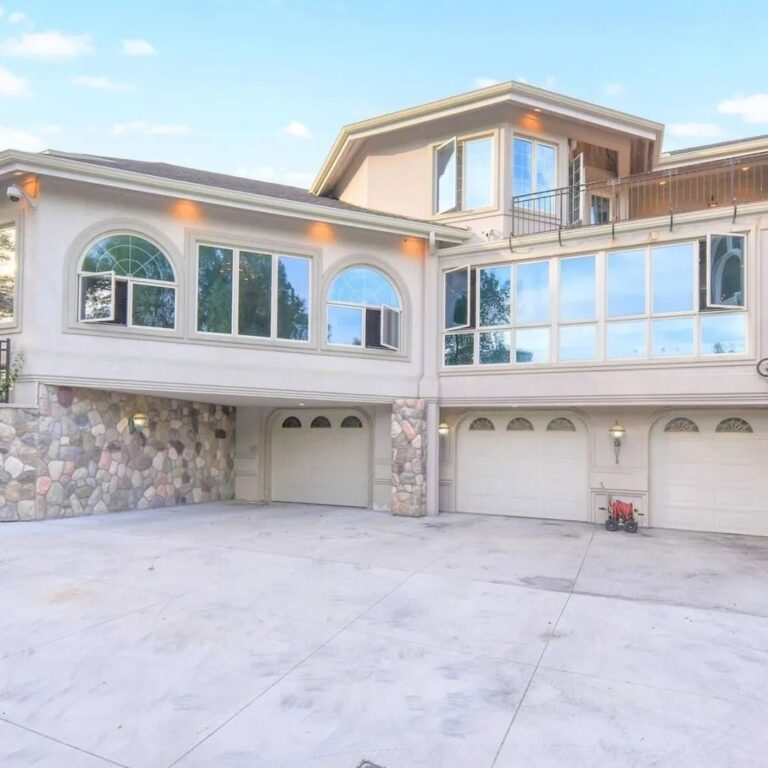 Eminem’s Former $3 Million Mansion in Rochester, Michigan: A Grand ...