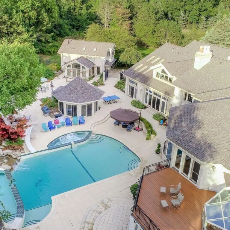 Eminem’s Former $3 Million Mansion in Rochester, Michigan: A Grand ...