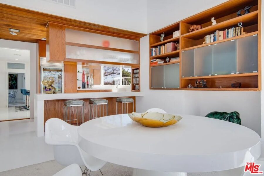 Inside Frank Sinatra’s Former $8 Million Chatsworth Mansion (Byrdview)