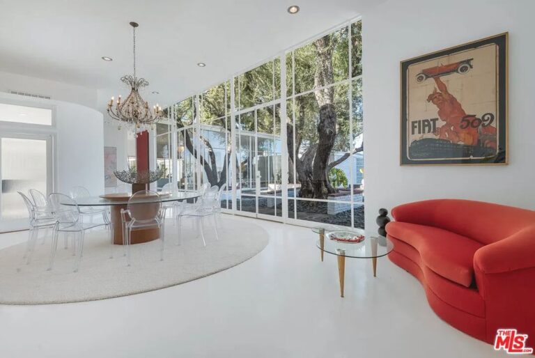Inside Frank Sinatra’s Former $8 Million Chatsworth Mansion (Byrdview)