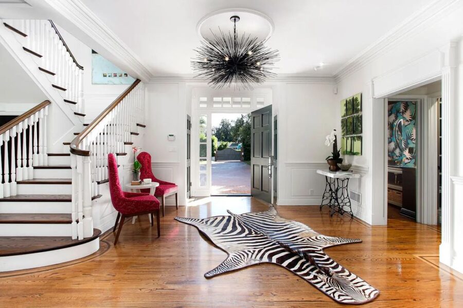 Inside Kelly Clarkson’s $5.4 Million Home in Toluca Lake, CA: A Modern ...