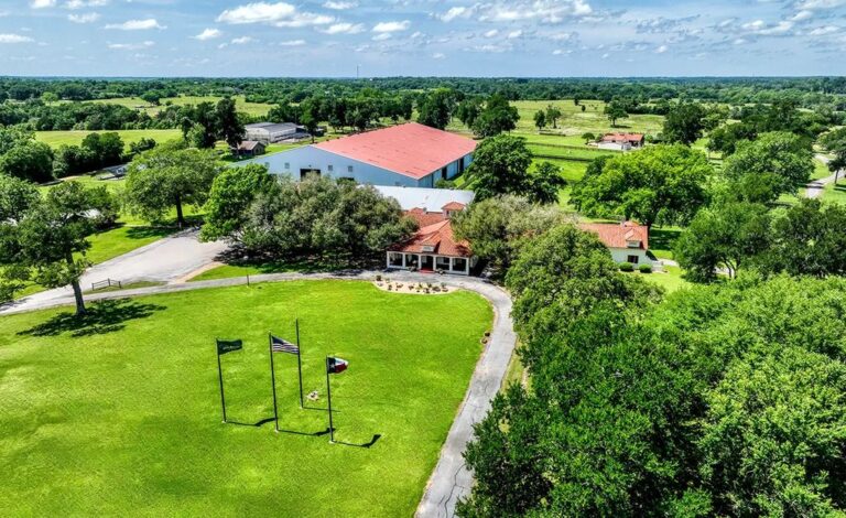 Inside Drake’s $15 Million Texas Ranch: A 313-Acre Private Oasis ...