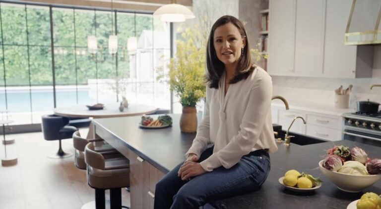 Inside Jennifer Garner’s $7.9 Million Brentwood Farmhouse: A Harmonious ...
