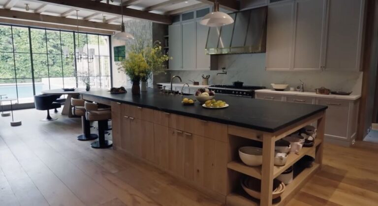 Inside Jennifer Garner’s $7.9 Million Brentwood Farmhouse: A Harmonious ...
