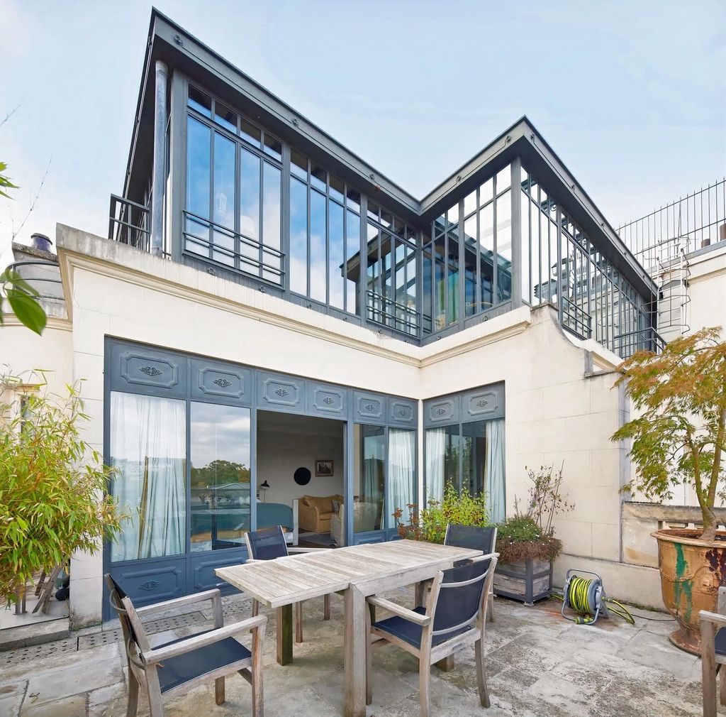 Natalie Portman’s Luxurious Paris Home Revealed