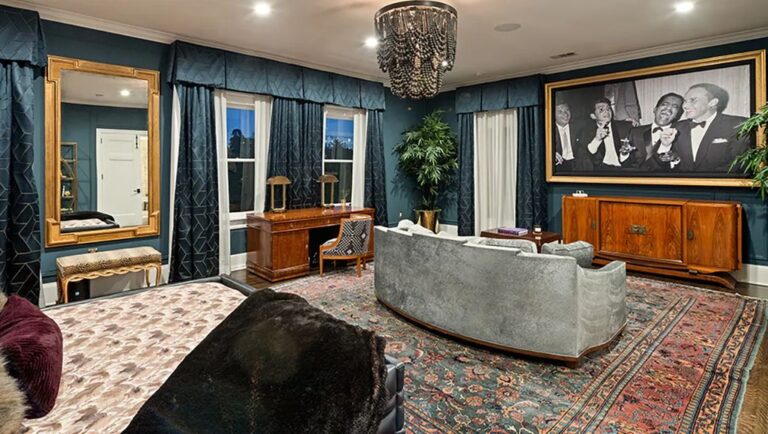 Holly Madison Former Home LA: A Glamorous $13.4 Million Windsor Square ...