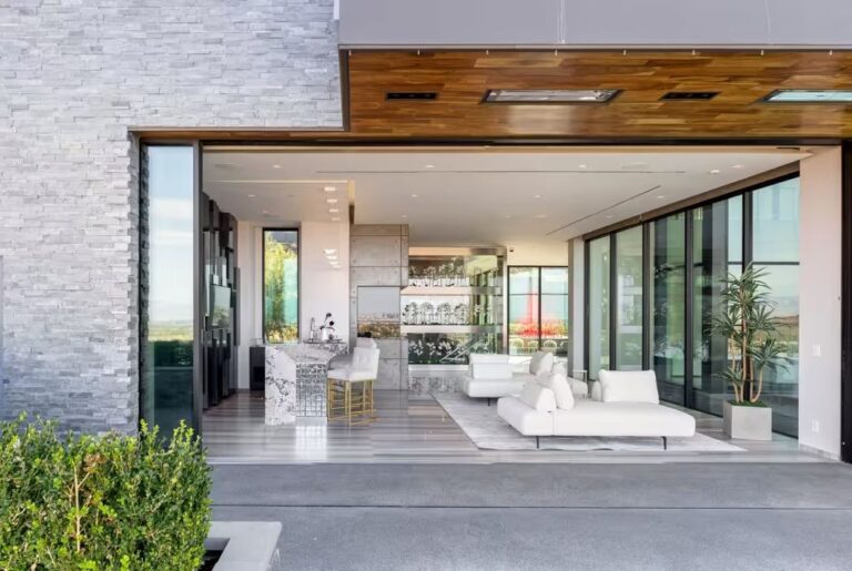 Party’s Over in Las Vegas as Gene Simmons Sells Modern Mansion for $11 ...