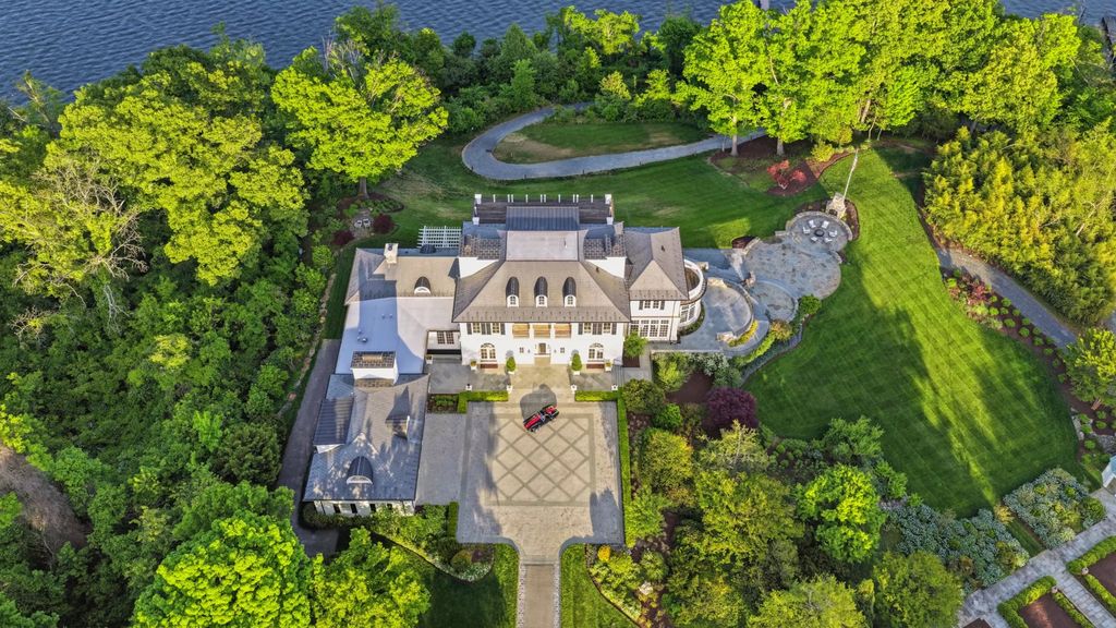 Billionaire Dan Snyder Relists Historic Mount Vernon Estate Mansion for ...